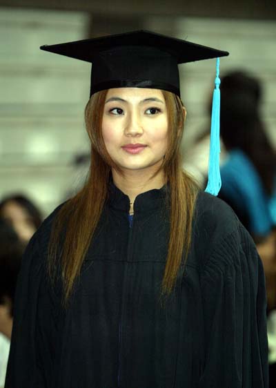 S.H.E成员Selina终毕业 称30岁前一定嫁人(图)